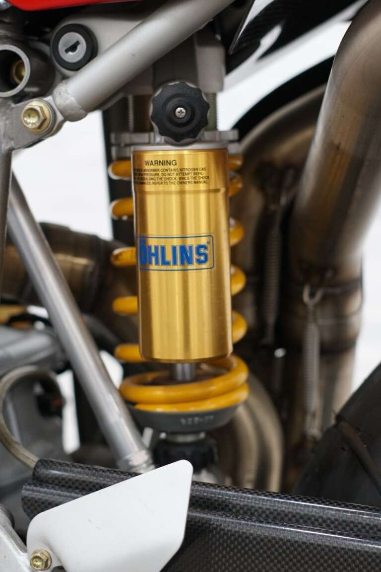 Double Aught Duc: ’00 Ducati 996 SPS – BikeBound