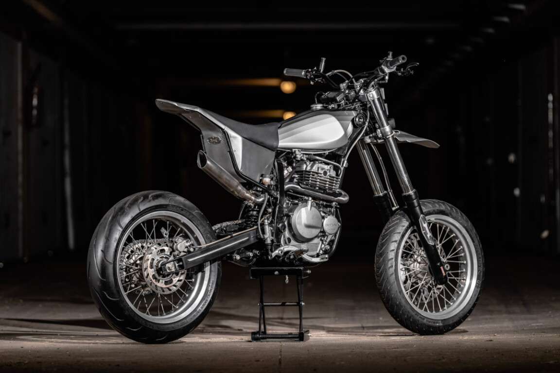 Road 2 London: “Riscatto” Beta M4 Supermoto – BikeBound