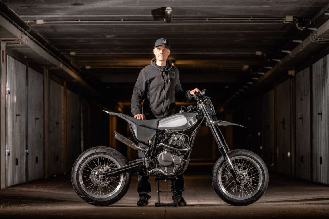 Road 2 London: “Riscatto” Beta M4 Supermoto – BikeBound
