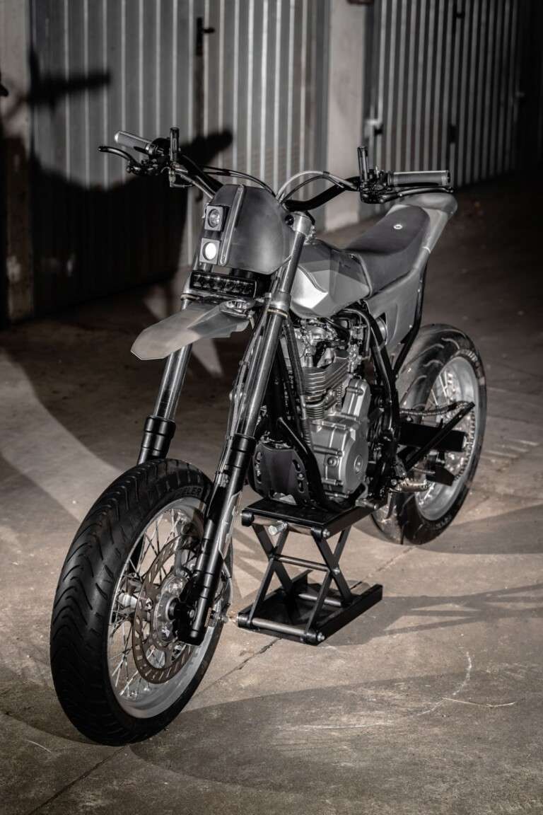 Road 2 London: “Riscatto” Beta M4 Supermoto – BikeBound