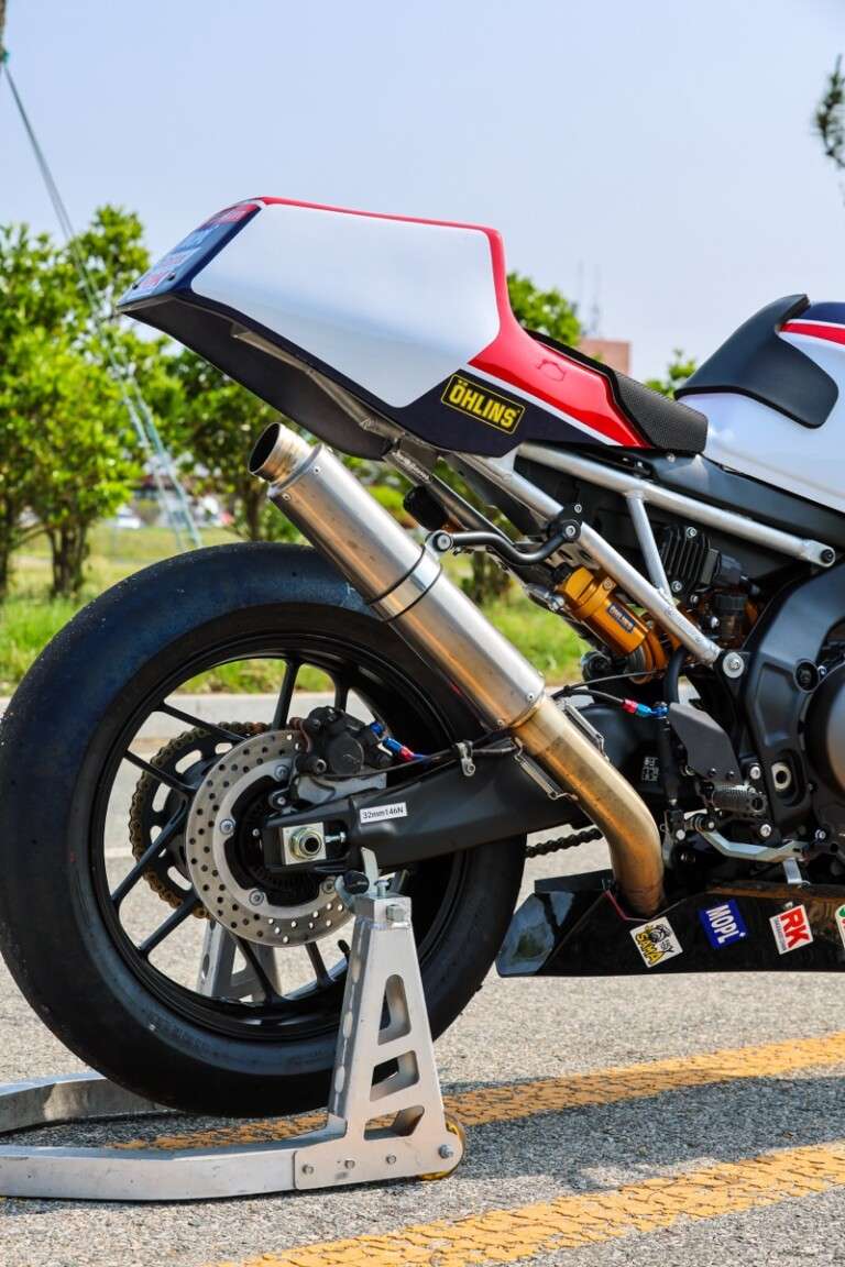 Retro Triple: Yamaha “X-FZ900” Racer – BikeBound