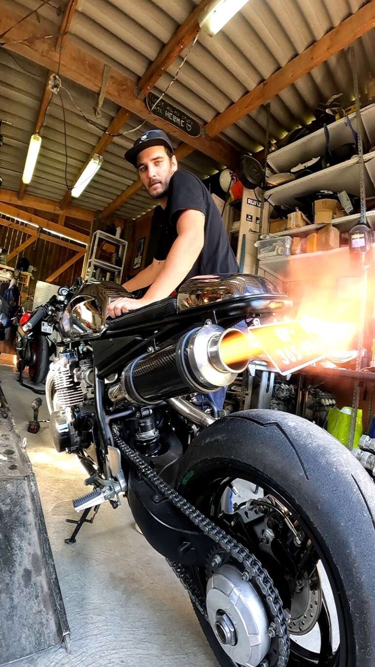 Chromium Queen: Kawasaki ZR-7 Café Racer – BikeBound