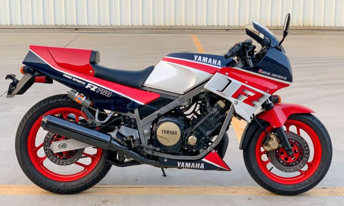 Retro Triple: Yamaha “X-FZ900” Racer – BikeBound