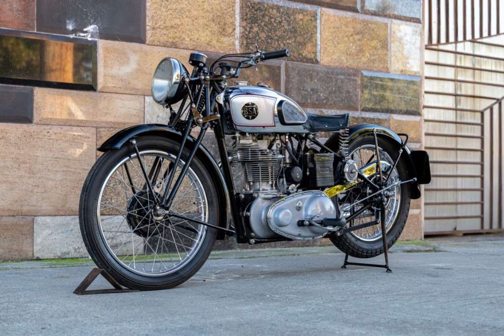 Brooklands Replica: BSA M24 Gold Star – BikeBound