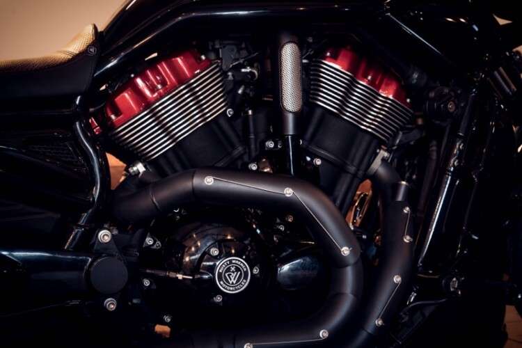 Stealth Bomber: Harley V-Rod “Nighthawk” – BikeBound