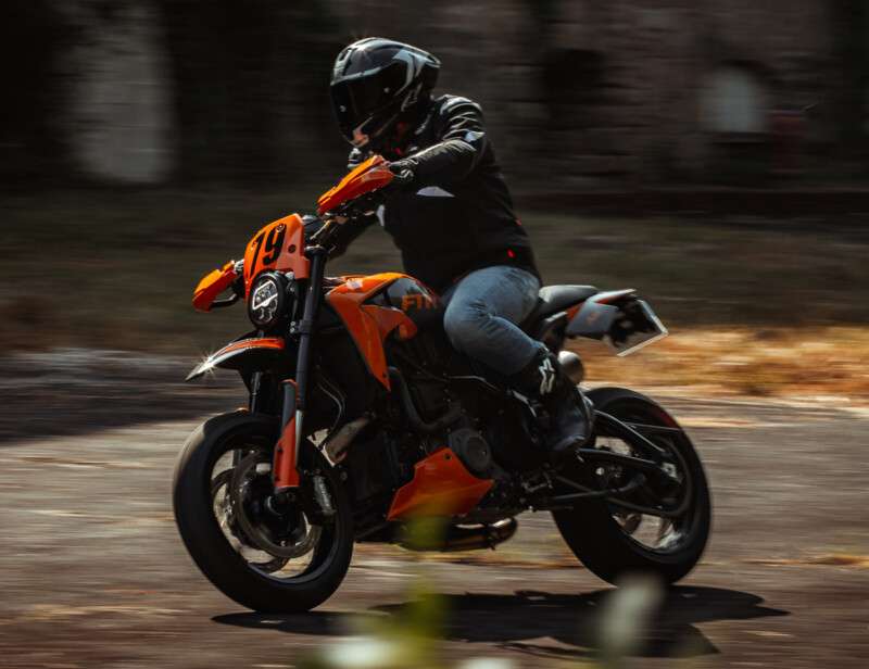 American Supermoto: Indian FTR Supermotard – BikeBound