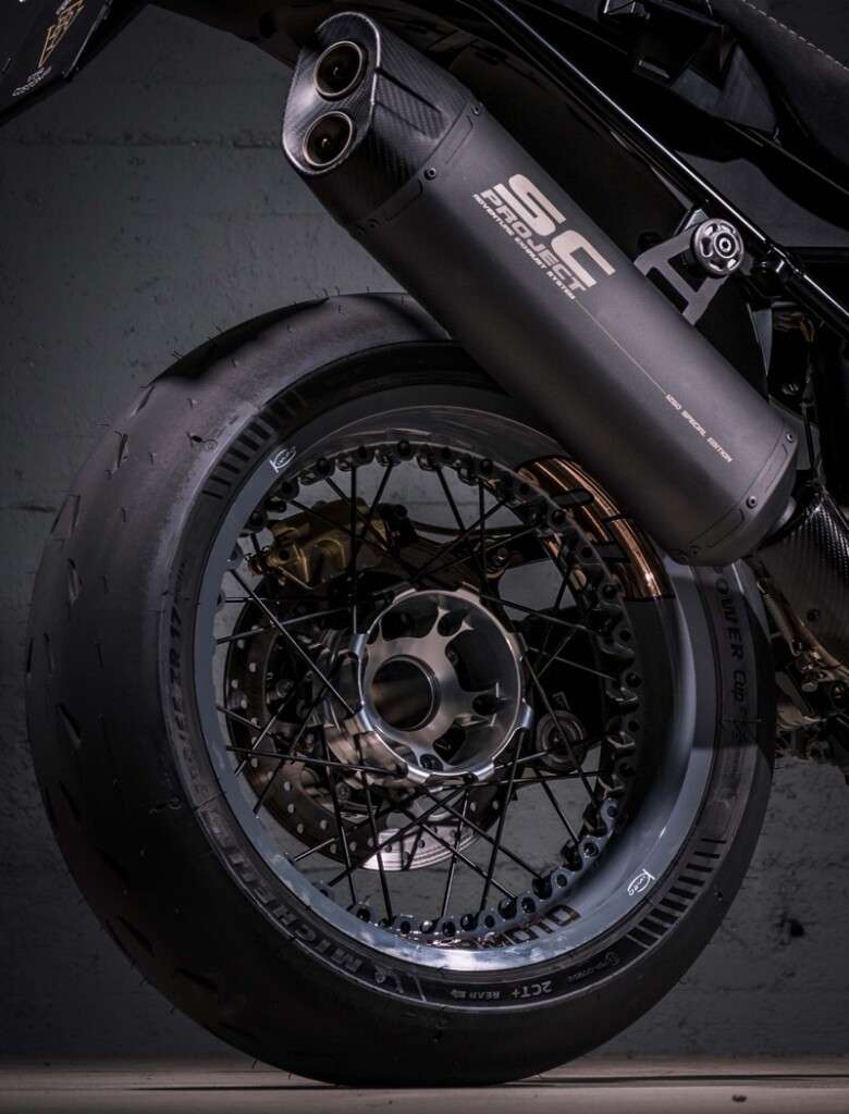 Tarmac Attack: BMW R1250GS Supermoto – BikeBound