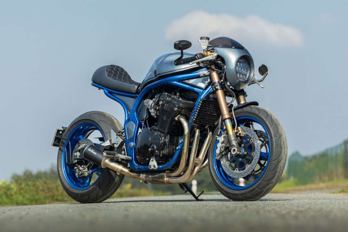 Black ‘n Blue: Suzuki Bandit 1200 Café Racer – BikeBound