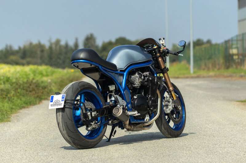 Black ‘n Blue: Suzuki Bandit 1200 Café Racer – BikeBound