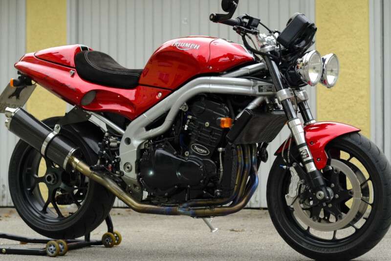 Twin Triples: Triumph T509 Speed Triple Restomods – BikeBound