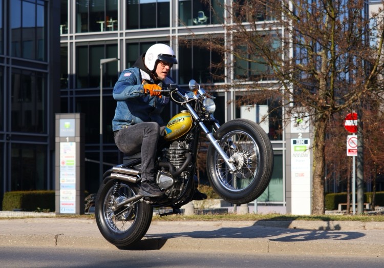 Gold Nickel 400: Suzuki GN400 Bobber – BikeBound