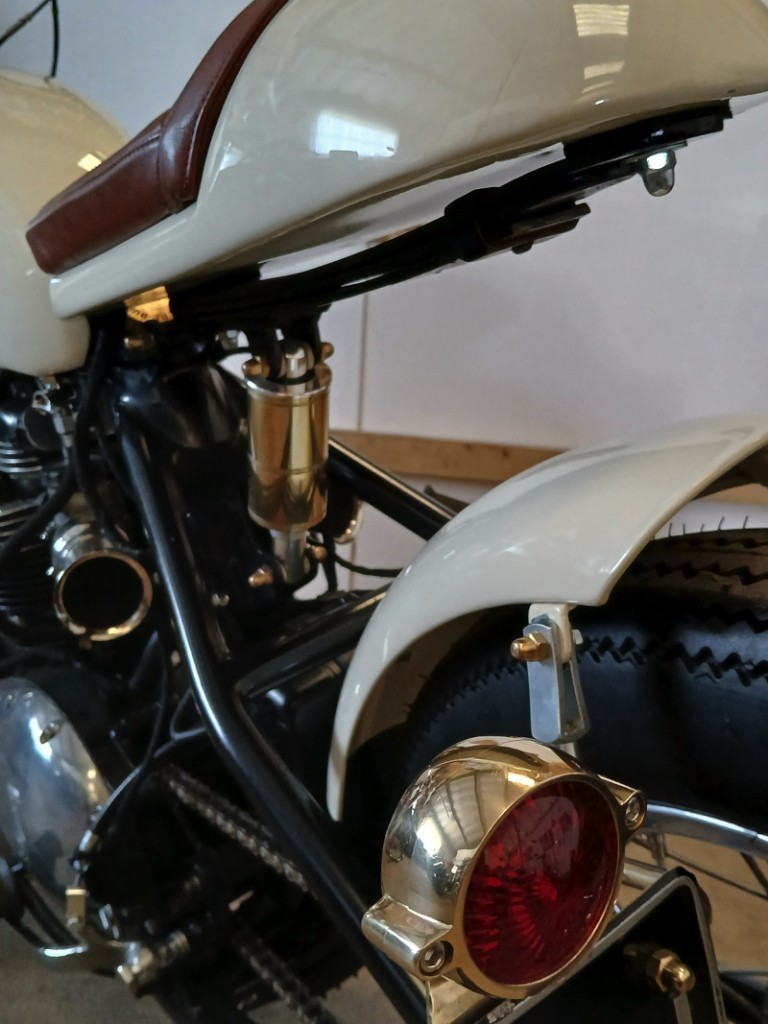 Ex-Bobber, Reborn: Triumph T140 Bonneville Special – BikeBound
