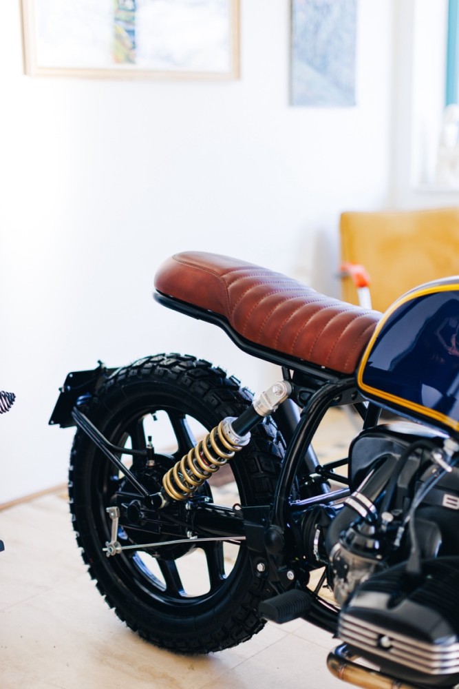 Unique & Functional: “Indigo” BMW R80 Roadster – BikeBound