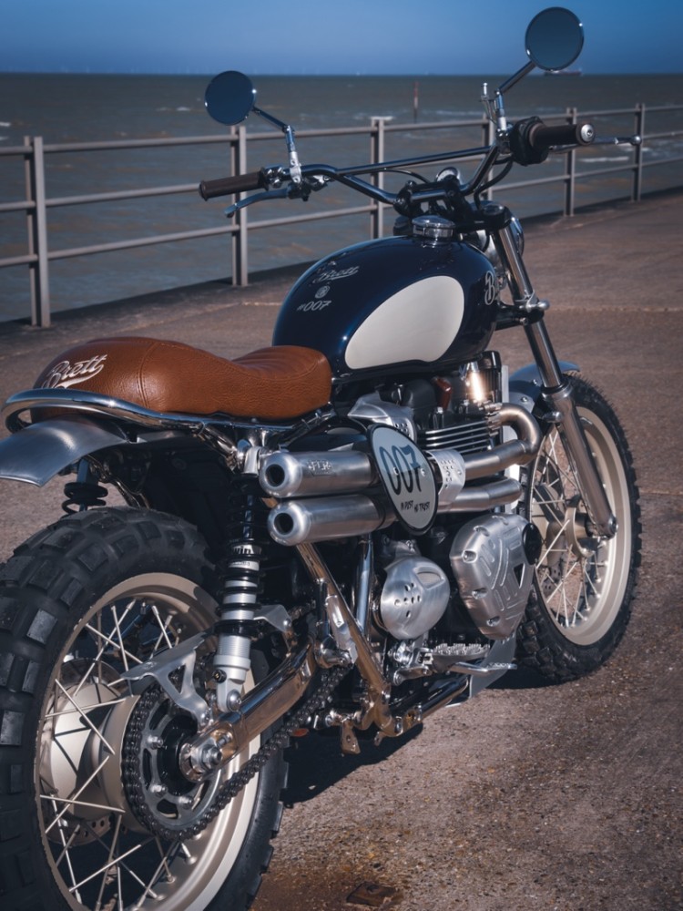 In Dust We Trust: “Triumph Legend” T100 – BikeBound