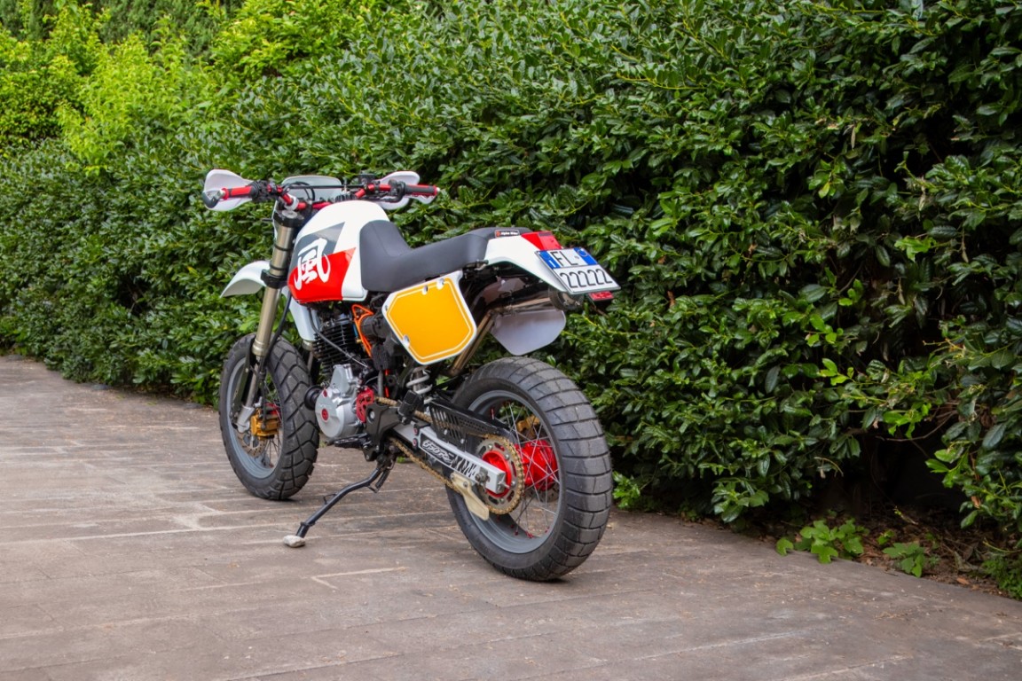 Retro Supermoto: Honda FMX650 “Kaze” – BikeBound