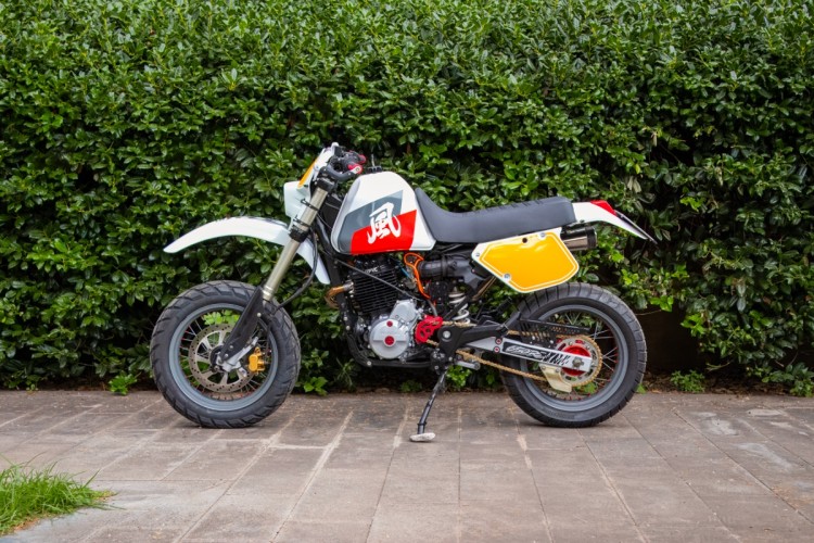 Retro Supermoto: Honda FMX650 “Kaze” – BikeBound