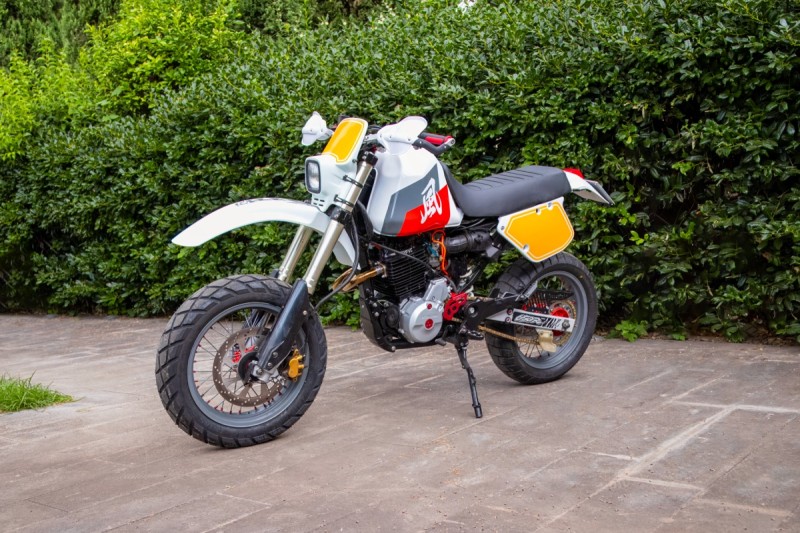 Retro Supermoto: Honda FMX650 “Kaze” – BikeBound