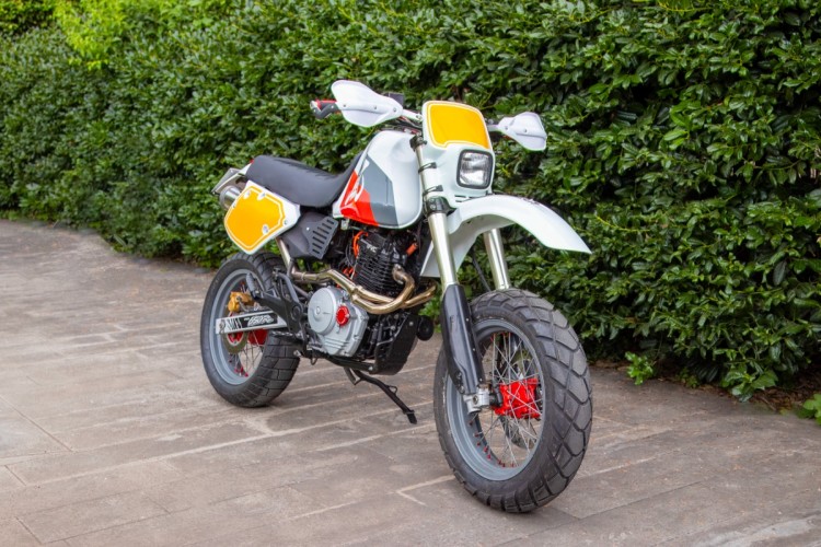 Retro Supermoto: Honda FMX650 “Kaze” – BikeBound