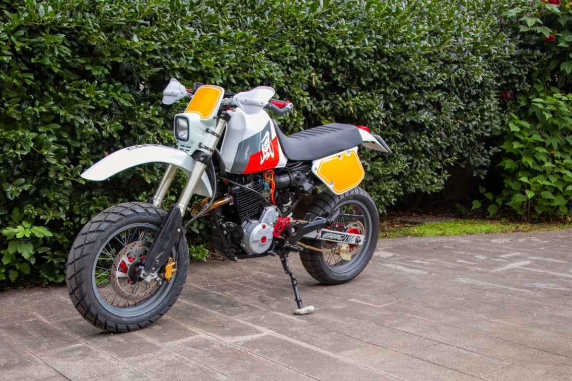 Retro Supermoto: Honda FMX650 “Kaze” – BikeBound