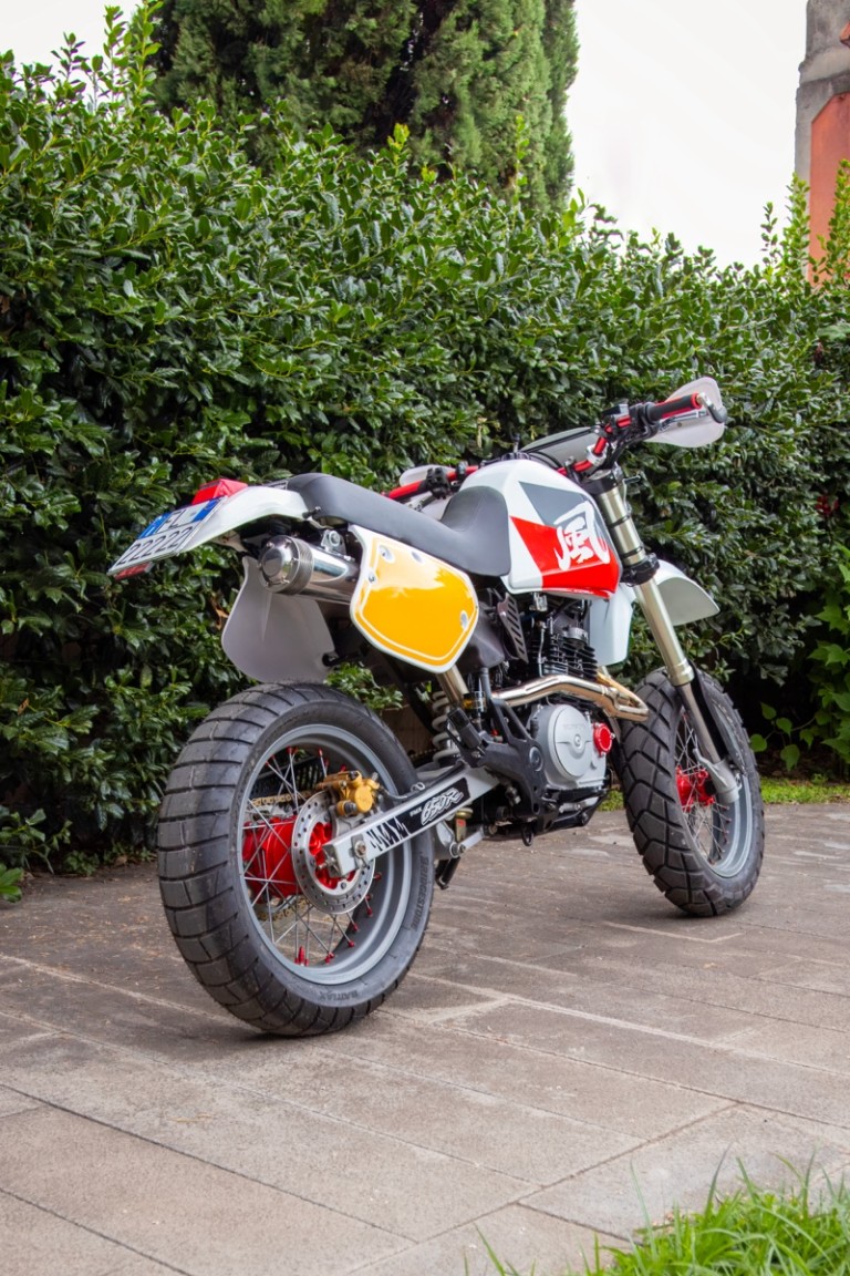 Retro Supermoto: Honda FMX650 “Kaze” – BikeBound
