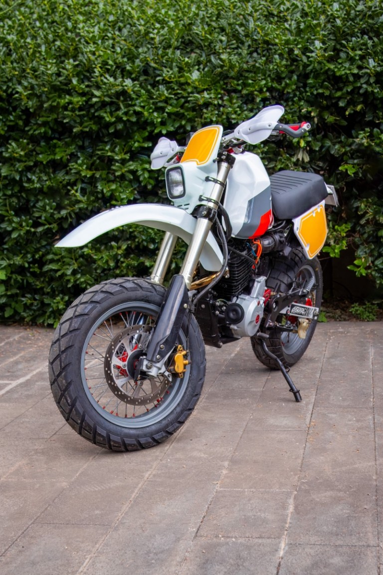 Retro Supermoto: Honda FMX650 “Kaze” – BikeBound