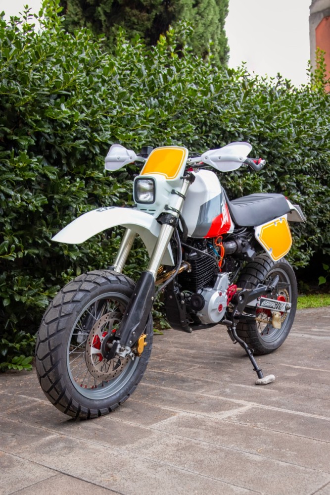 Retro Supermoto: Honda FMX650 “Kaze” – BikeBound