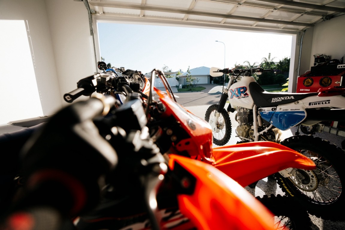 Baja-Style Weapon: Honda XR400R – BikeBound