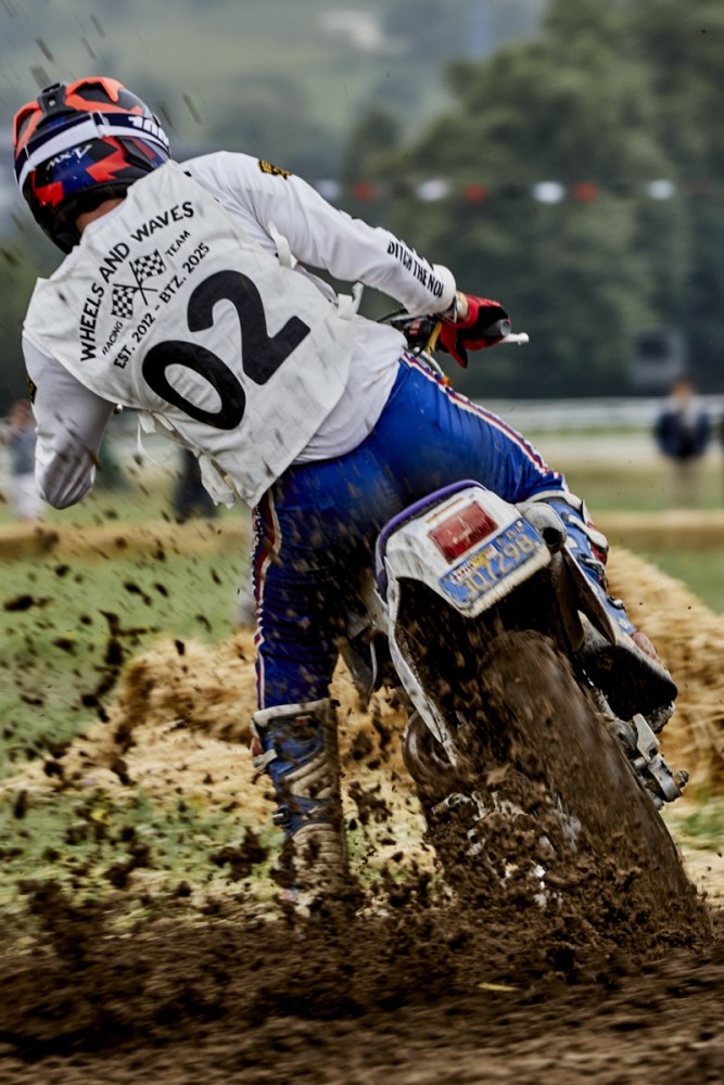 Wheels & Waves: El Rollo Flat Track – BikeBound
