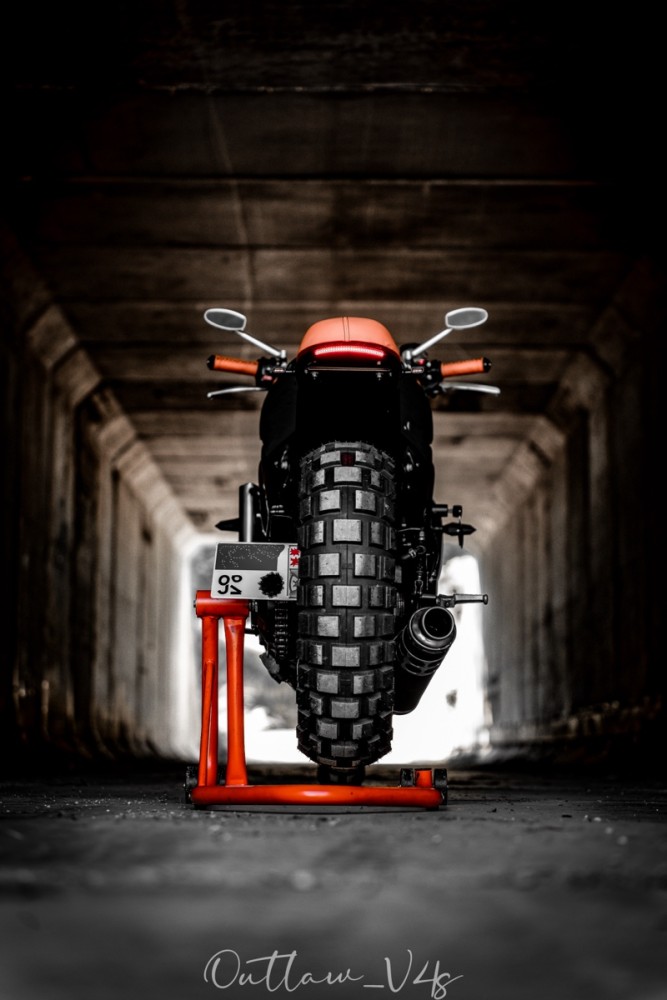 Monster Triple: Triumph Speed Triple 955i – BikeBound