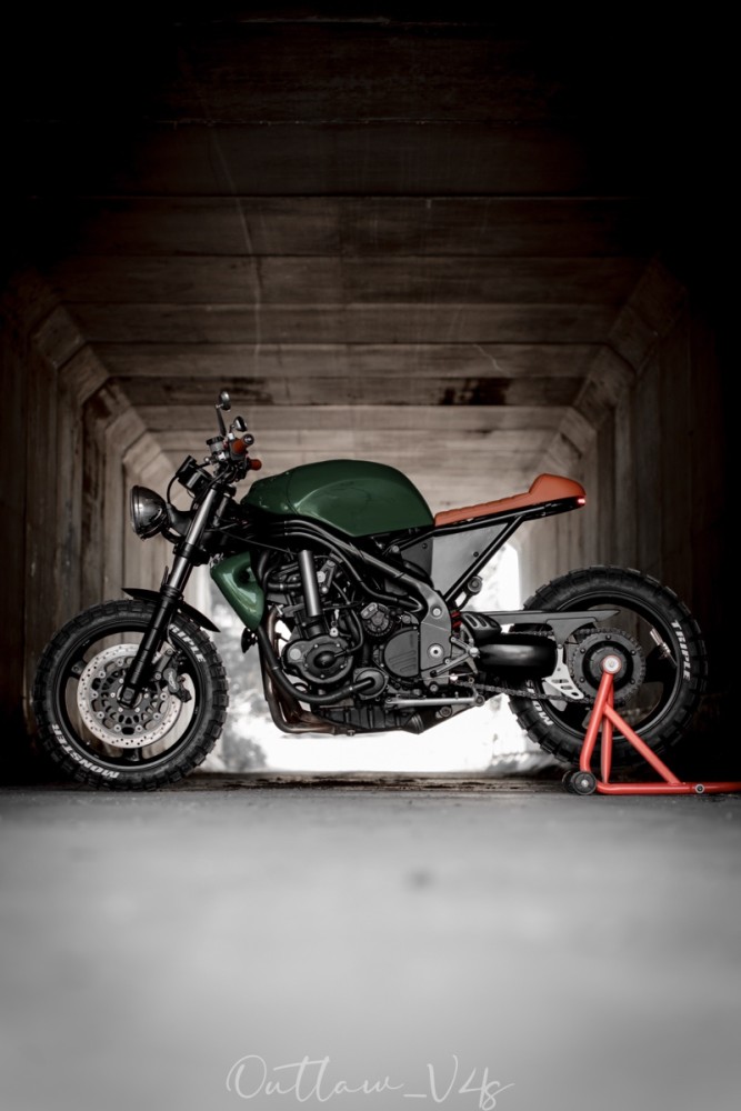 Monster Triple: Triumph Speed Triple 955i – BikeBound