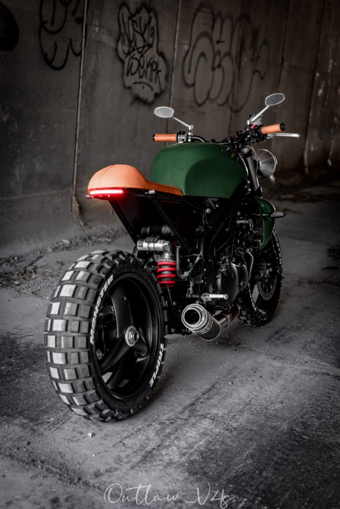 Monster Triple: Triumph Speed Triple 955i – BikeBound