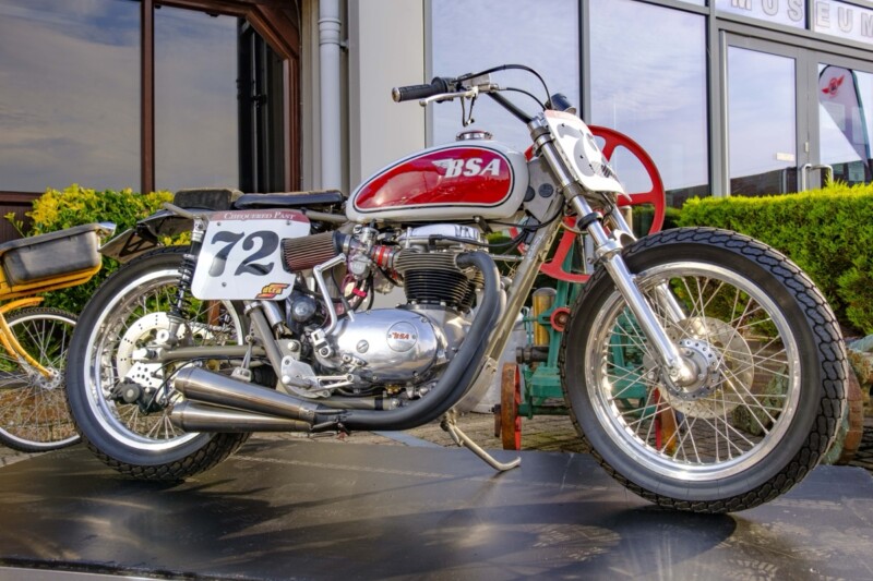 KICKBACK: Custom Classic Bike Show 2025 – BikeBound