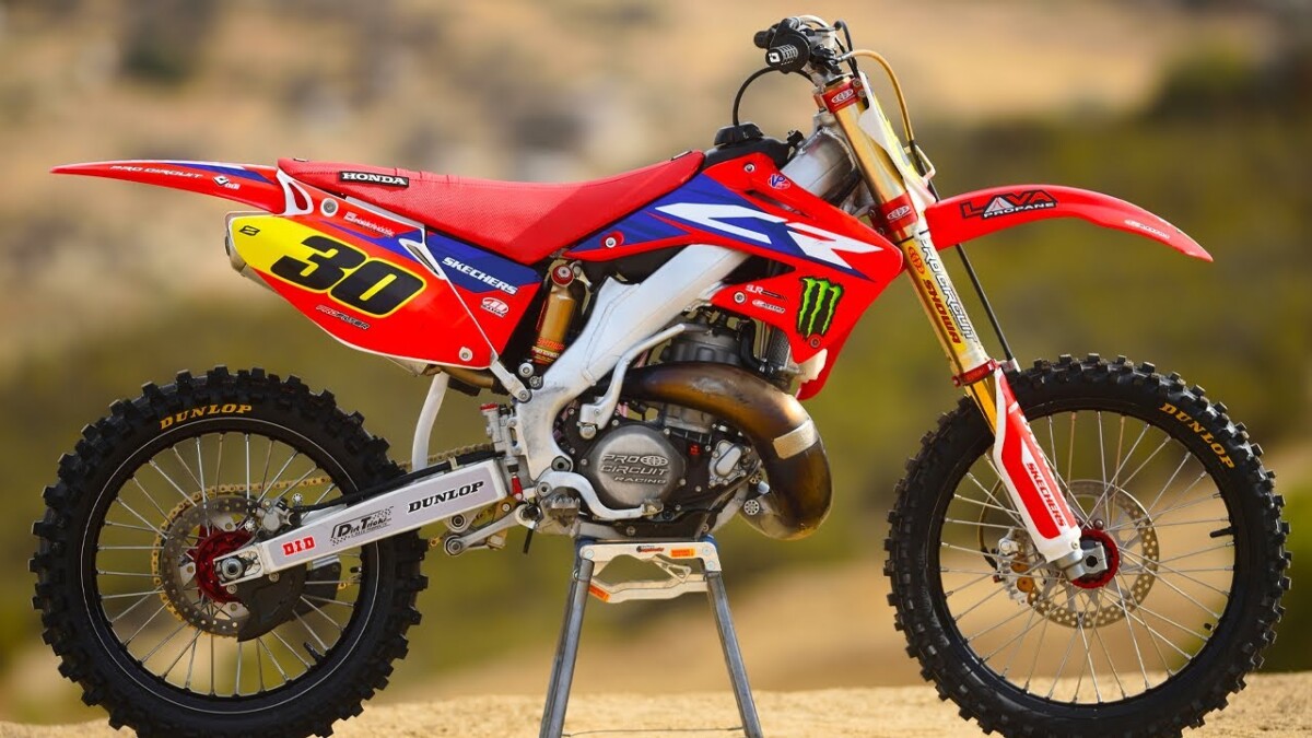 Vintage Review & Specs: Honda CR500: “The Animal” – BikeBound