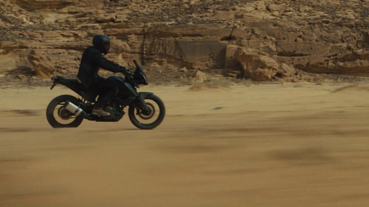 What’s the Motorcycle in the Movie Kandahar? – BikeBound