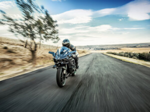 Review & Specs: Kawasaki Ninja H2R: 300-hp Hyperbike – BikeBound