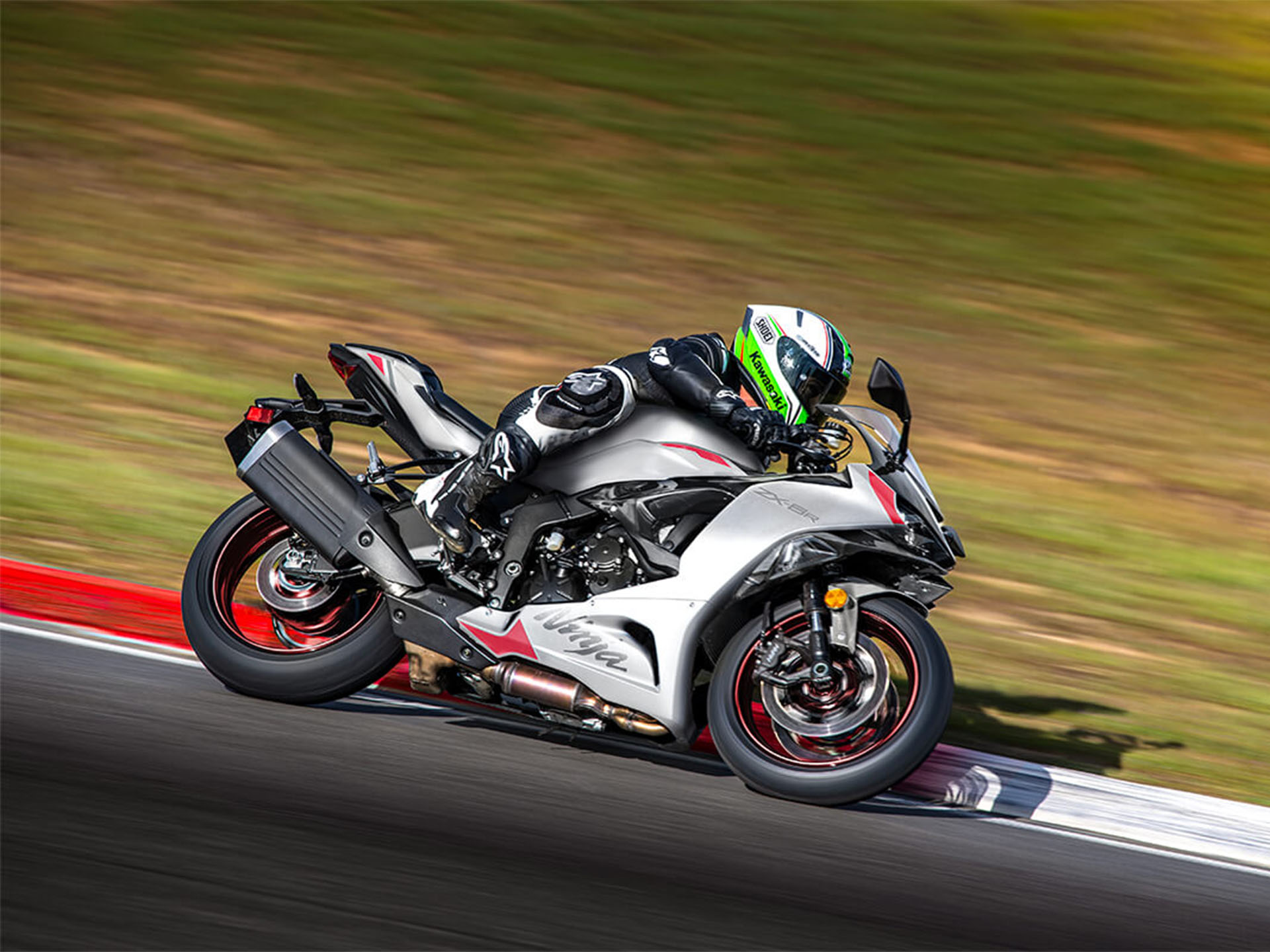 Review & Specs: Kawasaki Ninja ZX-6R – BikeBound