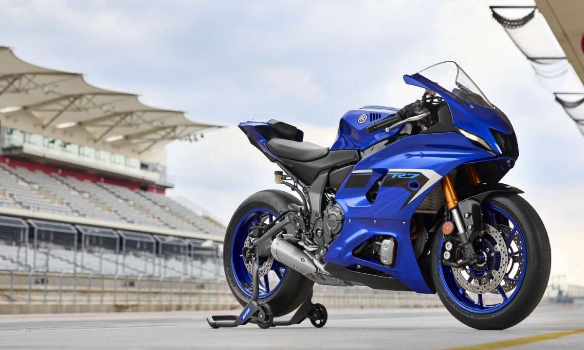 Review & Specs: Yamaha R7 (YZF-R7) – BikeBound