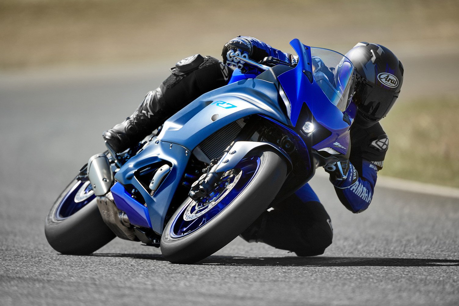Review & Specs: Yamaha R7 (YZF-R7) – BikeBound