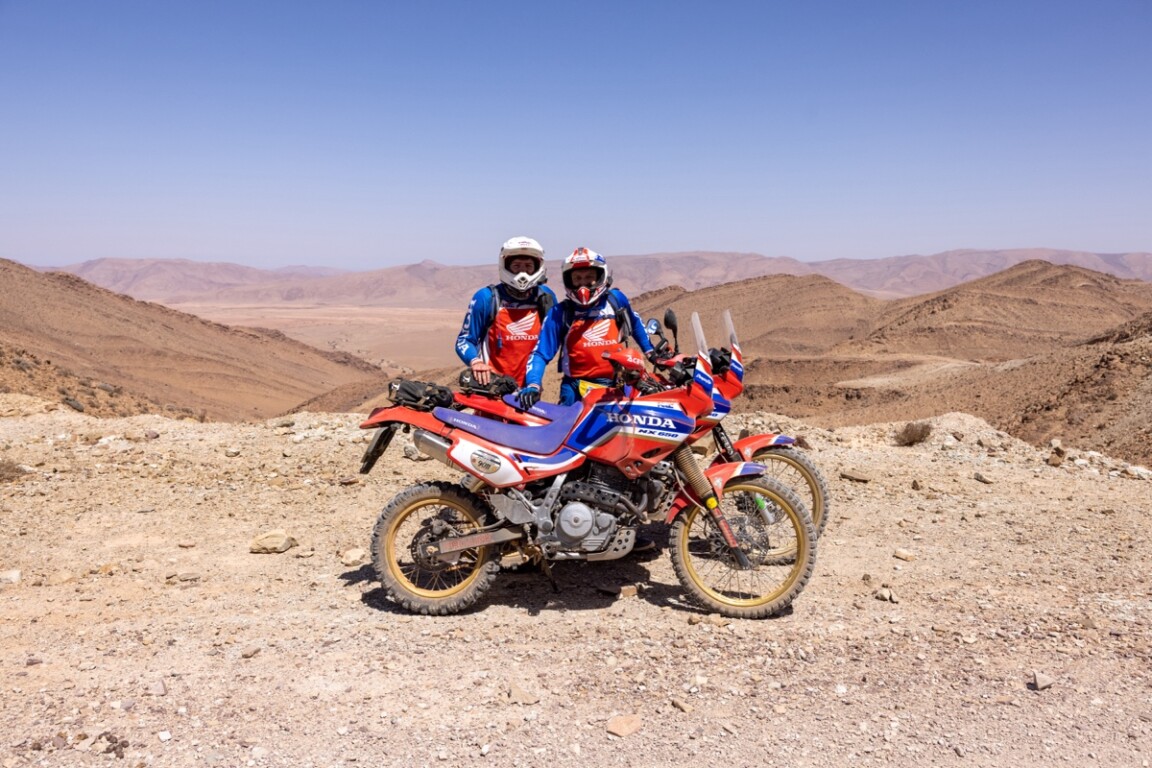 Xuxu’s Team Sandraiders: Honda NX650 Dominator Rally Bikes – BikeBound